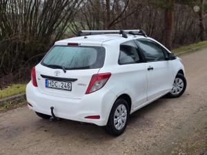 White Toyota Yaris 2014 in Mazeikiai, with an engine capacity of 1.00 L and mileage of 200 thousand km for 2650 €, photo 2 on AUTOMOTO.COM.LV
