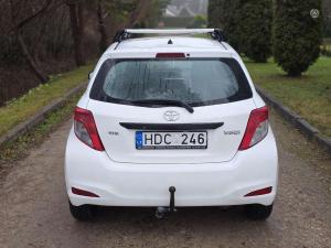 White Toyota Yaris 2014 in Mazeikiai, with an engine capacity of 1.00 L and mileage of 200 thousand km for 2650 €, photo 11 on AUTOMOTO.COM.LV