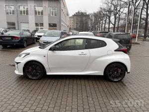 Balts Toyota Yaris 2021 Rīga, ar dzinēja tilpumu 1.60 L un nobraukumu 21 tūkst. km par 30500 €, foto 5 vietnē AUTOMOTO.COM.LV