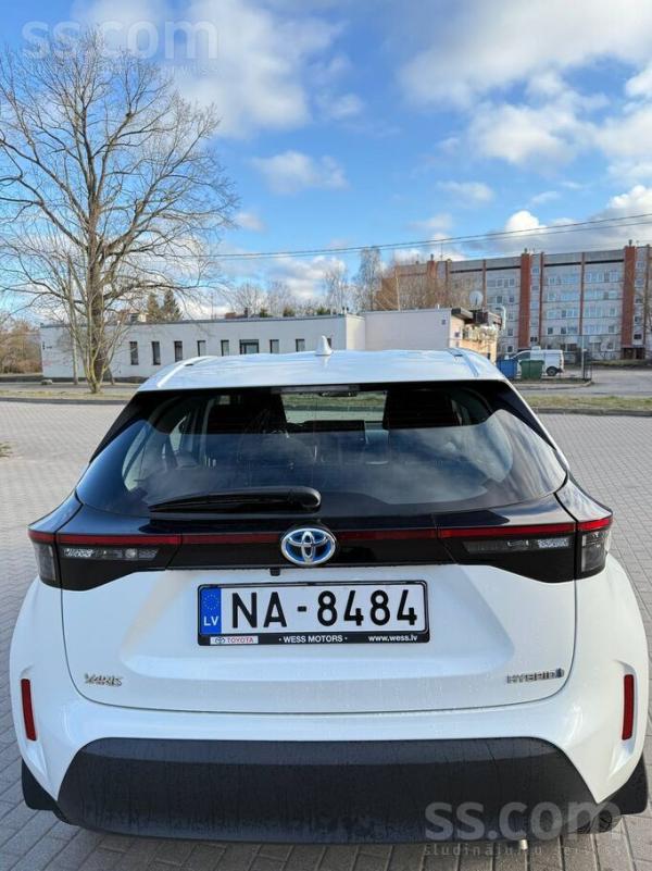 Balts Toyota Yaris 2021 Rīga, ar dzinēja tilpumu 1.50 L un nobraukumu 70 tūkst. km par 8990 €, foto 3 vietnē AUTOMOTO.COM.LV