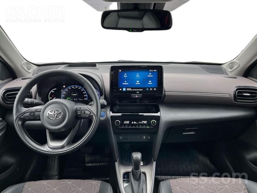 Balts Toyota Yaris 2023 Rīga, ar dzinēja tilpumu 1.50 L un nobraukumu 17 tūkst. km par 24990 €, foto 8 vietnē AUTOMOTO.COM.LV
