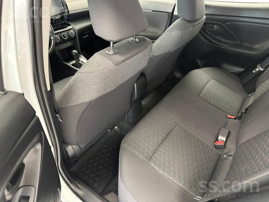 White Toyota Yaris 2023 in Jekabpils, with an engine capacity of 1.50 L and mileage of 44 thousand km for 16900 €, photo 21 on AUTOMOTO.COM.LV