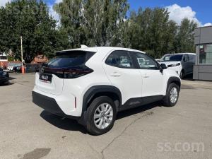 Balts Toyota Yaris 2023 Rīga, ar dzinēja tilpumu 1.50 L un nobraukumu 86 tūkst. km par 15700 €, foto 4 vietnē AUTOMOTO.COM.LV