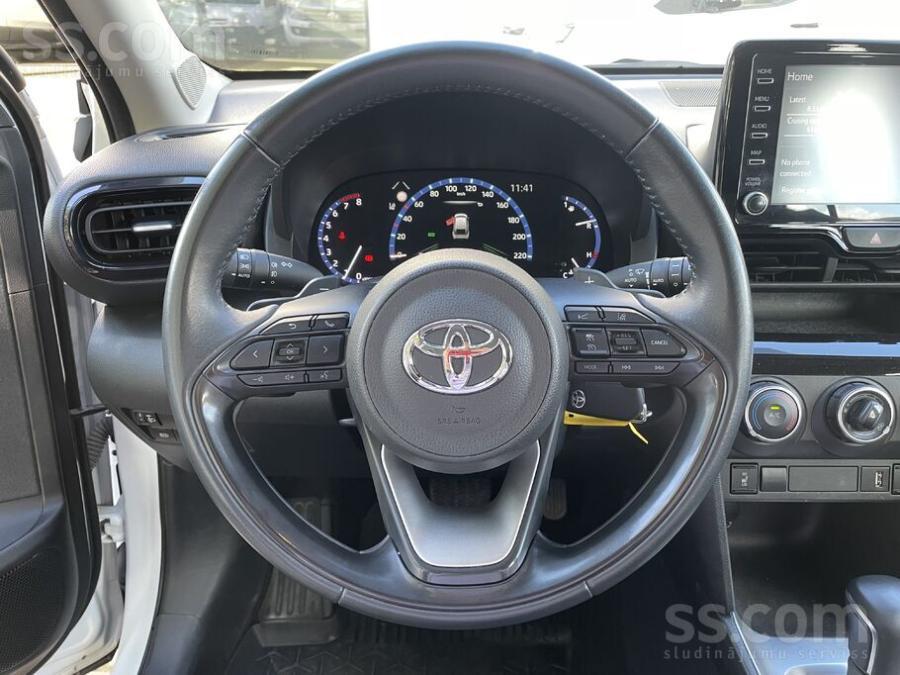 Balts Toyota Yaris 2023 Rīga, ar dzinēja tilpumu 1.50 L un nobraukumu 86 tūkst. km par 15700 €, foto 13 vietnē AUTOMOTO.COM.LV