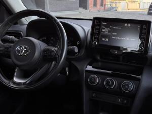 Balts Toyota Yaris 2023 Rīga, ar dzinēja tilpumu 1.50 L un nobraukumu 56 tūkst. km par 16500 €, foto 8 vietnē AUTOMOTO.COM.LV