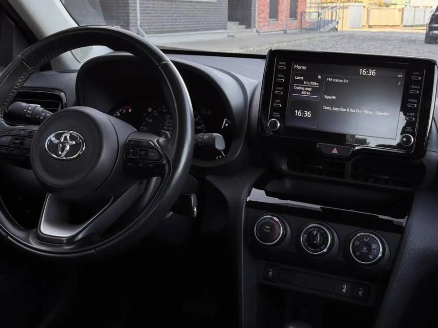 Balts Toyota Yaris 2023 Rīga, ar dzinēja tilpumu 1.50 L un nobraukumu 56 tūkst. km par 16500 €, foto 8 vietnē AUTOMOTO.COM.LV