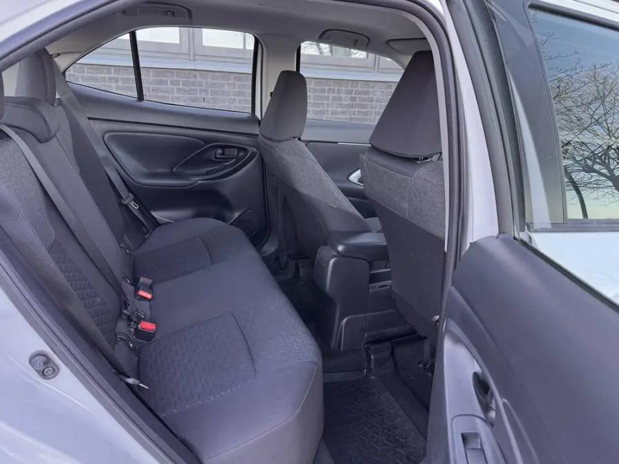 Balts Toyota Yaris 2023 Rīga, ar dzinēja tilpumu 1.50 L un nobraukumu 56 tūkst. km par 16500 €, foto 21 vietnē AUTOMOTO.COM.LV