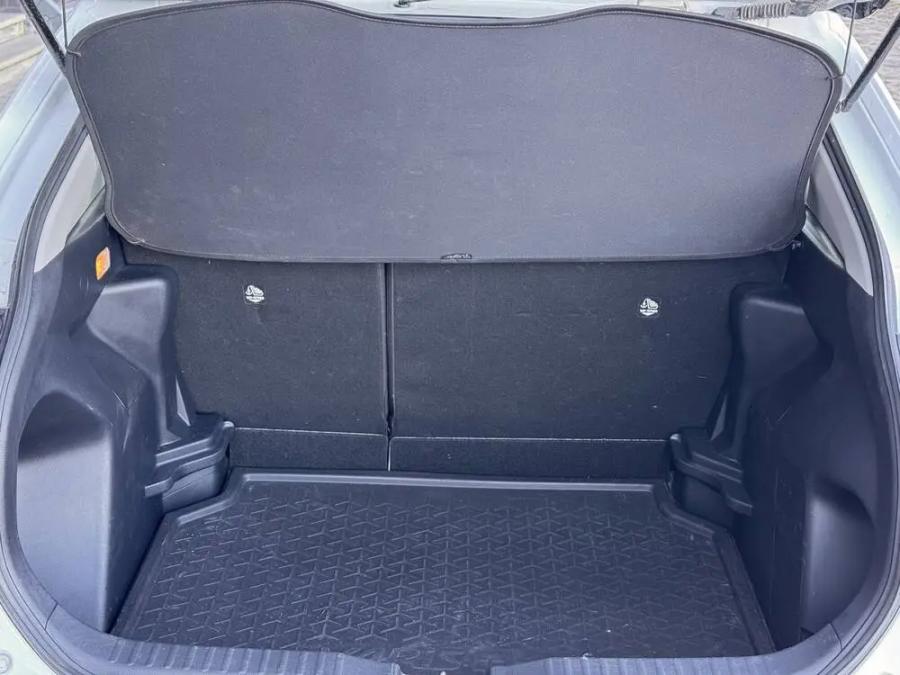 Balts Toyota Yaris 2023 Rīga, ar dzinēja tilpumu 1.50 L un nobraukumu 56 tūkst. km par 16500 €, foto 22 vietnē AUTOMOTO.COM.LV