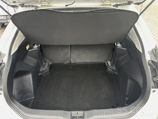Balts Toyota Yaris 2023 Liepāja, ar dzinēja tilpumu 1.50 L un nobraukumu 15 tūkst. km par 19400 €, foto 9 vietnē AUTOMOTO.COM.LV