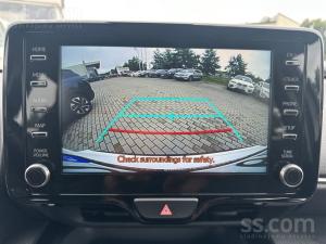 Balts Toyota Yaris 2023 Liepāja, ar dzinēja tilpumu 1.50 L un nobraukumu 15 tūkst. km par 19400 €, foto 14 vietnē AUTOMOTO.COM.LV