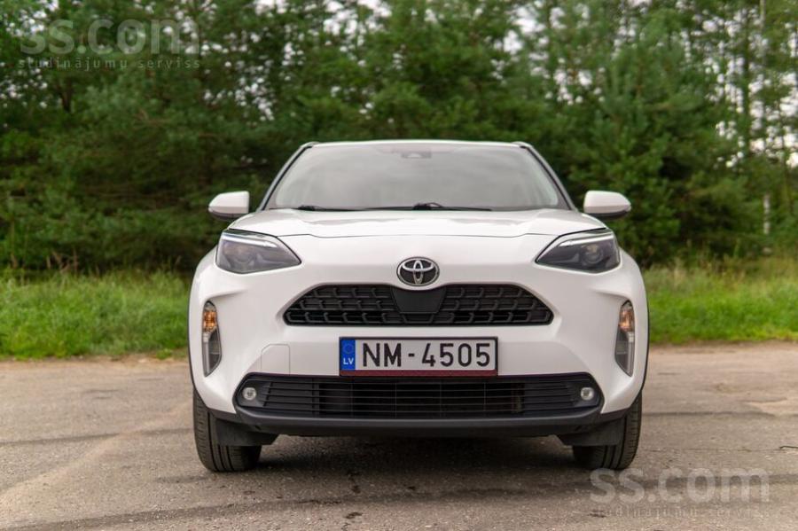 Balts Toyota Yaris 2023 Rīga, ar dzinēja tilpumu 1.50 L un nobraukumu 142 tūkst. km par 14900 €, foto 3 vietnē AUTOMOTO.COM.LV