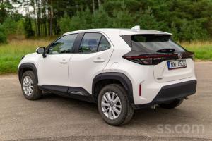 Balts Toyota Yaris 2023 Rīga, ar dzinēja tilpumu 1.50 L un nobraukumu 142 tūkst. km par 14900 €, foto 5 vietnē AUTOMOTO.COM.LV