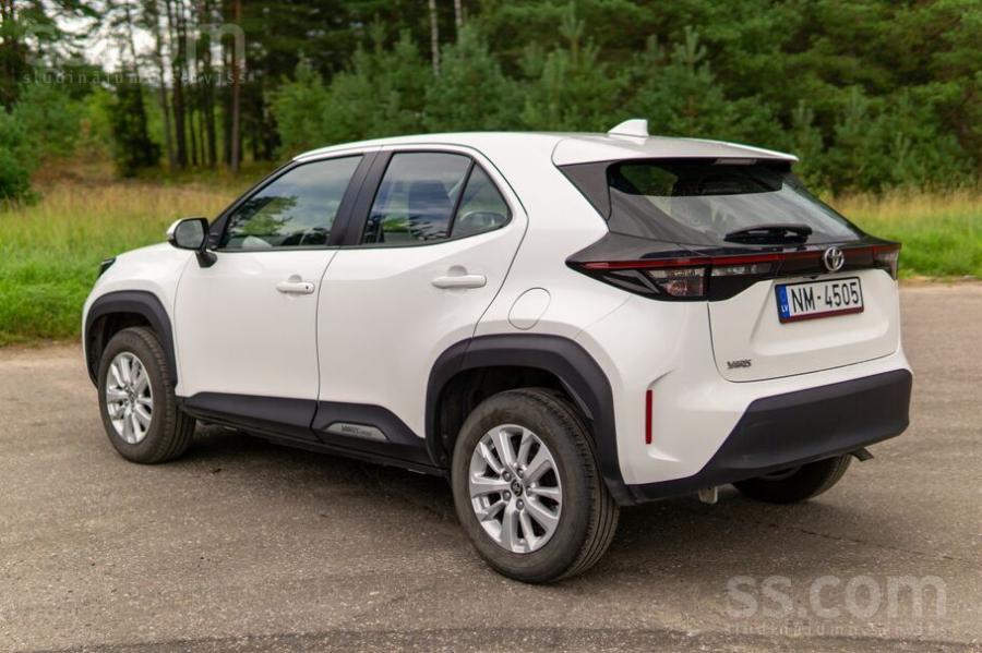 Balts Toyota Yaris 2023 Rīga, ar dzinēja tilpumu 1.50 L un nobraukumu 142 tūkst. km par 14900 €, foto 5 vietnē AUTOMOTO.COM.LV