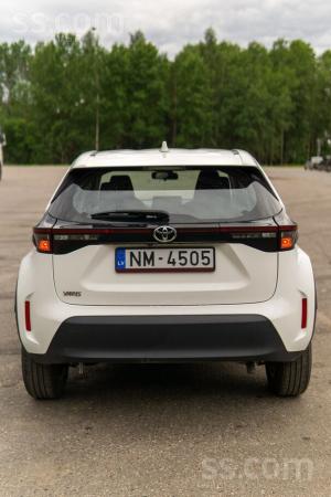 Balts Toyota Yaris 2023 Rīga, ar dzinēja tilpumu 1.50 L un nobraukumu 142 tūkst. km par 14900 €, foto 6 vietnē AUTOMOTO.COM.LV