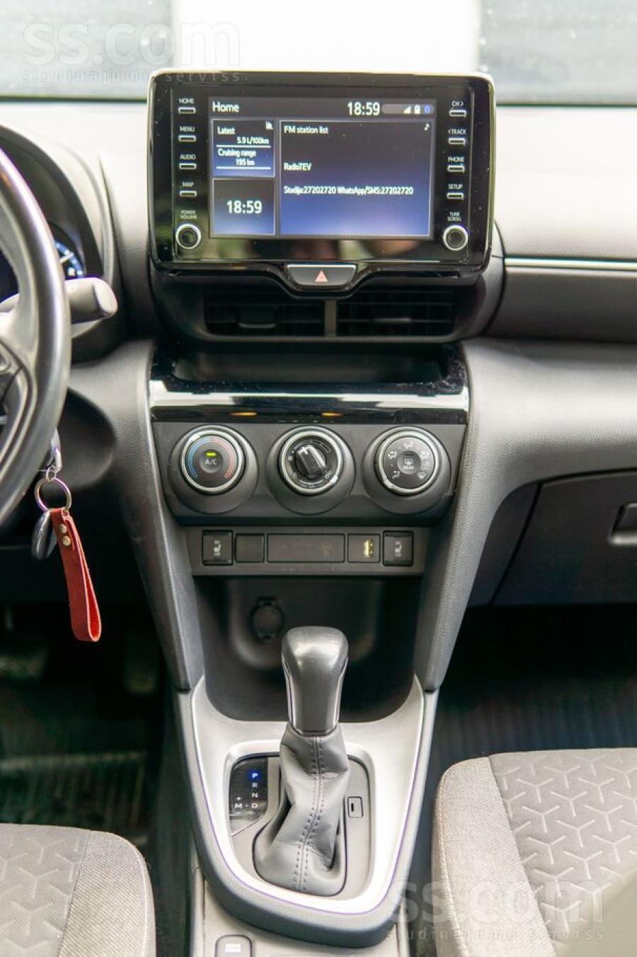 Balts Toyota Yaris 2023 Rīga, ar dzinēja tilpumu 1.50 L un nobraukumu 142 tūkst. km par 14900 €, foto 8 vietnē AUTOMOTO.COM.LV