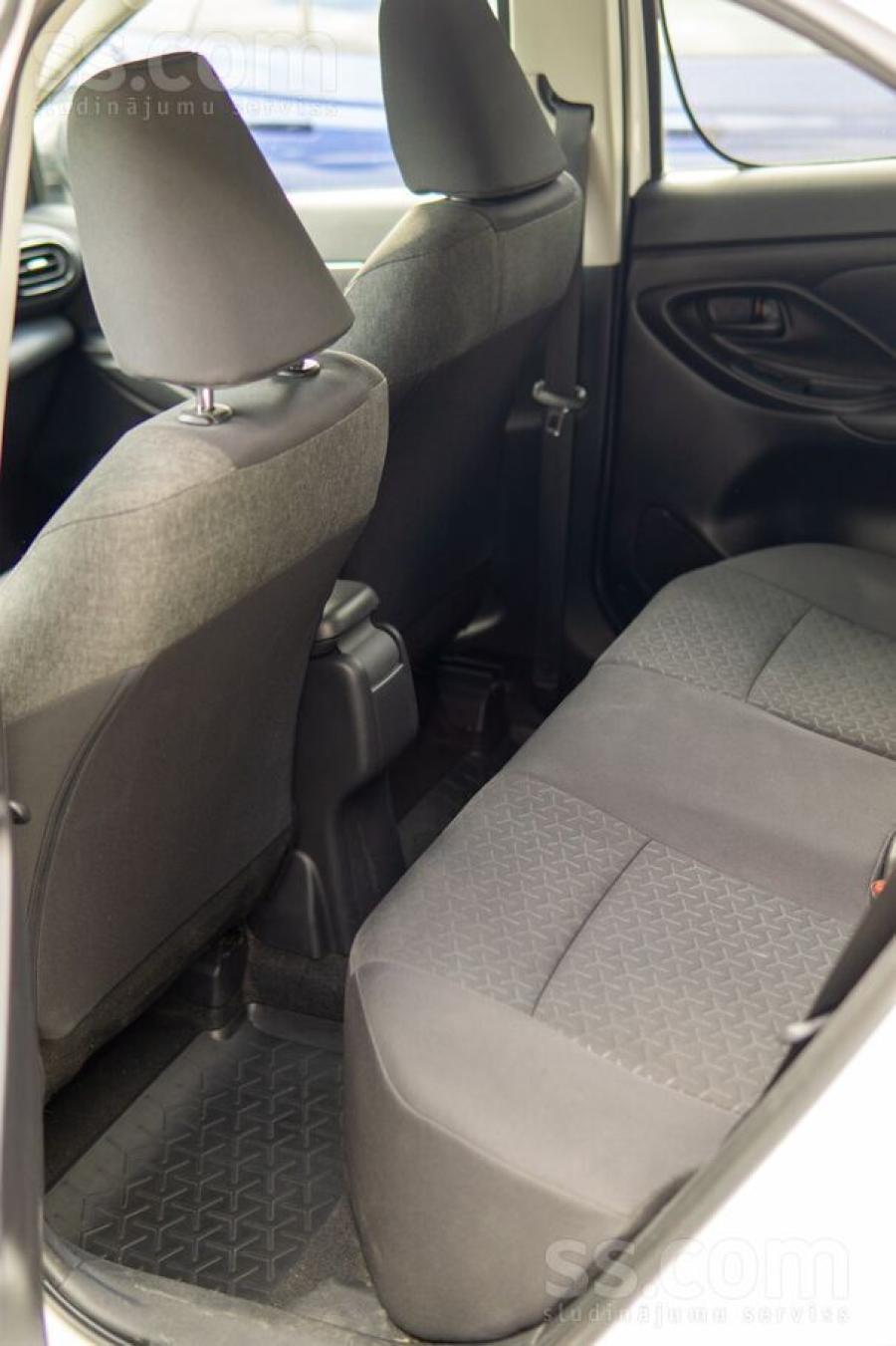 Balts Toyota Yaris 2023 Rīga, ar dzinēja tilpumu 1.50 L un nobraukumu 142 tūkst. km par 14900 €, foto 11 vietnē AUTOMOTO.COM.LV