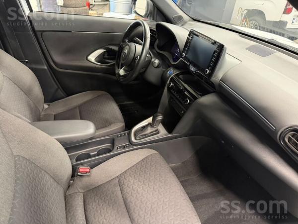 Toyota Yaris 2023 Jēkabpils vietnē Balts Toyota Yaris 2023 Jēkabpils, ar dzinēja tilpumu 1.50 L un nobraukumu 87 tūkst. km par 20400 €, foto 9 vietnē AUTOMOTO.COM.LV