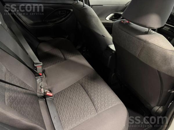 Toyota Yaris 2023 Jēkabpils vietnē Balts Toyota Yaris 2023 Jēkabpils, ar dzinēja tilpumu 1.50 L un nobraukumu 87 tūkst. km par 20400 €, foto 10 vietnē AUTOMOTO.COM.LV