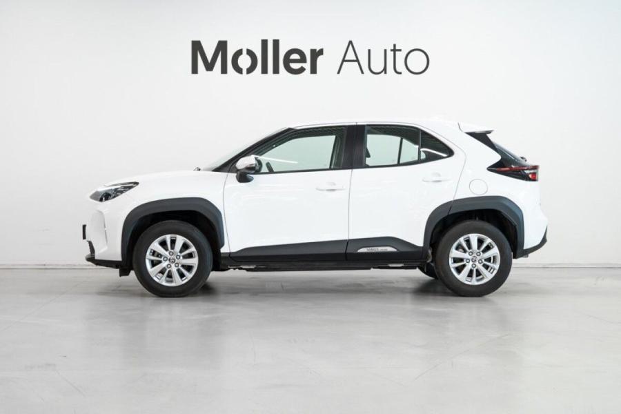 Balts Toyota Yaris 2024 Viļņa, ar dzinēja tilpumu 1.50 L un nobraukumu 41 tūkst. km par 23100 €, foto 3 vietnē AUTOMOTO.COM.LV