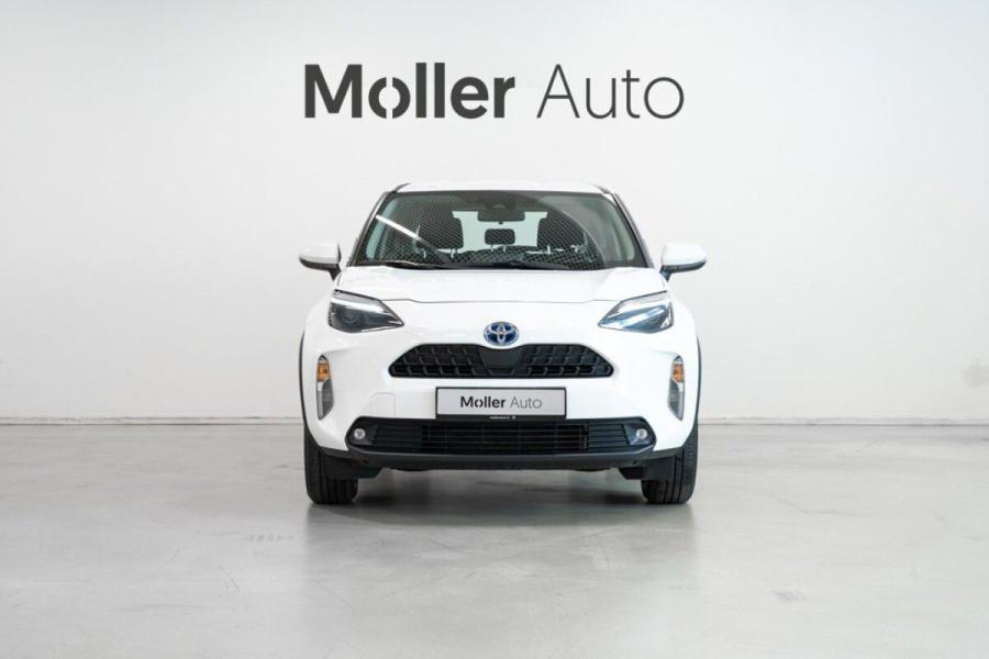 Balts Toyota Yaris 2024 Viļņa, ar dzinēja tilpumu 1.50 L un nobraukumu 41 tūkst. km par 23100 €, foto 6 vietnē AUTOMOTO.COM.LV