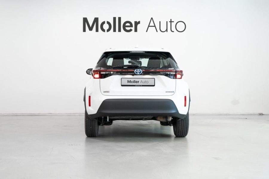 Balts Toyota Yaris 2024 Viļņa, ar dzinēja tilpumu 1.50 L un nobraukumu 41 tūkst. km par 23100 €, foto 7 vietnē AUTOMOTO.COM.LV