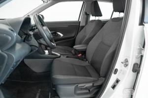 Balts Toyota Yaris 2024 Viļņa, ar dzinēja tilpumu 1.50 L un nobraukumu 41 tūkst. km par 23100 €, foto 8 vietnē AUTOMOTO.COM.LV