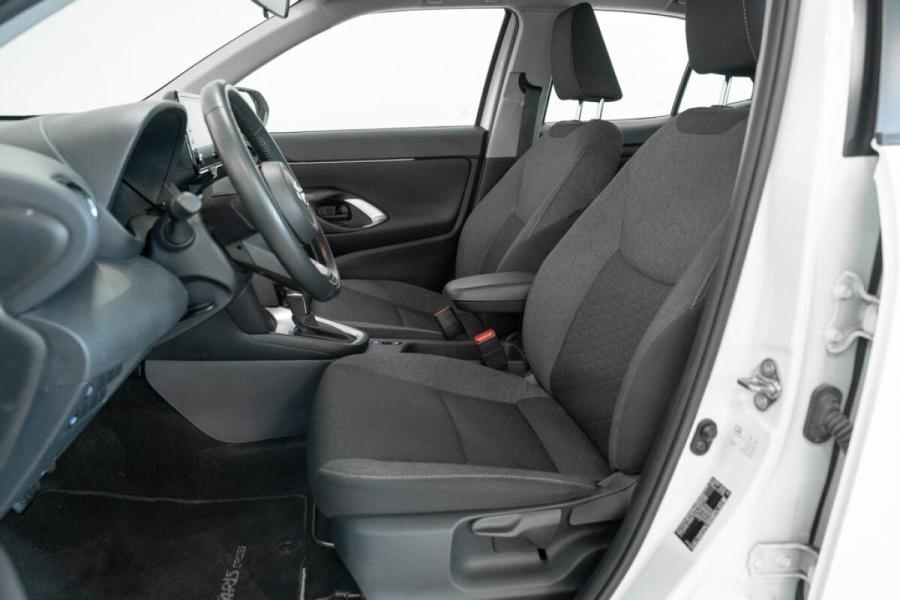 Balts Toyota Yaris 2024 Viļņa, ar dzinēja tilpumu 1.50 L un nobraukumu 41 tūkst. km par 23100 €, foto 8 vietnē AUTOMOTO.COM.LV