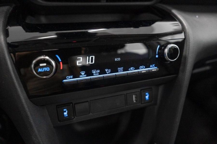 Balts Toyota Yaris 2024 Viļņa, ar dzinēja tilpumu 1.50 L un nobraukumu 41 tūkst. km par 23100 €, foto 15 vietnē AUTOMOTO.COM.LV