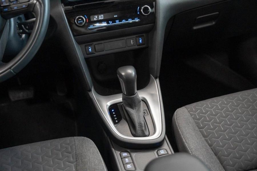 Balts Toyota Yaris 2024 Viļņa, ar dzinēja tilpumu 1.50 L un nobraukumu 41 tūkst. km par 23100 €, foto 17 vietnē AUTOMOTO.COM.LV