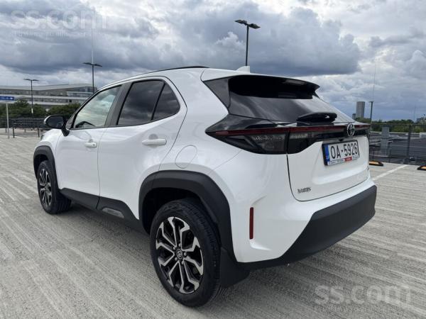 Balts Toyota Yaris 2024 Rīga, ar dzinēja tilpumu 1.50 L un nobraukumu 29 tūkst. km par 23500 €, foto 2 vietnē AUTOMOTO.COM.LV