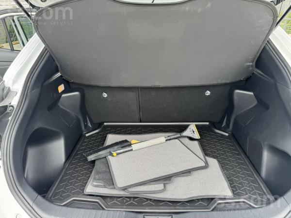 Balts Toyota Yaris 2024 Rīga, ar dzinēja tilpumu 1.50 L un nobraukumu 29 tūkst. km par 23500 €, foto 10 vietnē AUTOMOTO.COM.LV