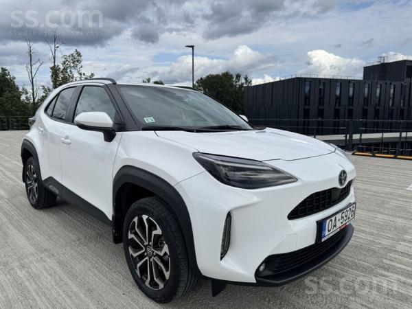 Белый Тойота Ярис 2024 в Рига, объемом двигателя 1.50 л и пробегом 29 тыс. км за 23000 €, фото 6 на AUTOMOTO.COM.LV