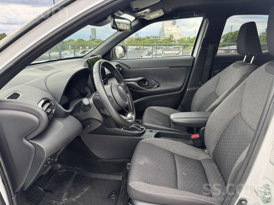 Balts Toyota Yaris 2024 Rīga, ar dzinēja tilpumu 1.50 L un nobraukumu 29 tūkst. km par 23000 €, foto 10 vietnē AUTOMOTO.COM.LV