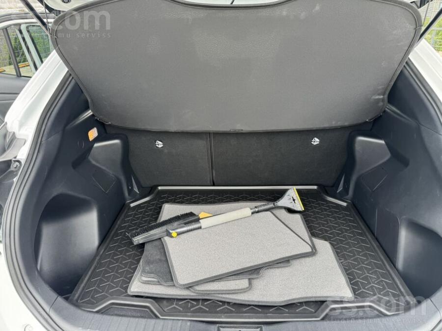 Balts Toyota Yaris 2024 Rīga, ar dzinēja tilpumu 1.50 L un nobraukumu 29 tūkst. km par 23000 €, foto 11 vietnē AUTOMOTO.COM.LV