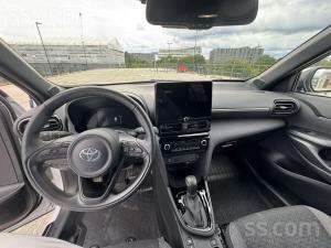Balts Toyota Yaris 2024 Rīga, ar dzinēja tilpumu 1.50 L un nobraukumu 29 tūkst. km par 23000 €, foto 13 vietnē AUTOMOTO.COM.LV
