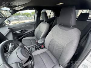 Balts Toyota Yaris 2024 Rīga, ar dzinēja tilpumu 1.50 L un nobraukumu 29 tūkst. km par 23000 €, foto 14 vietnē AUTOMOTO.COM.LV
