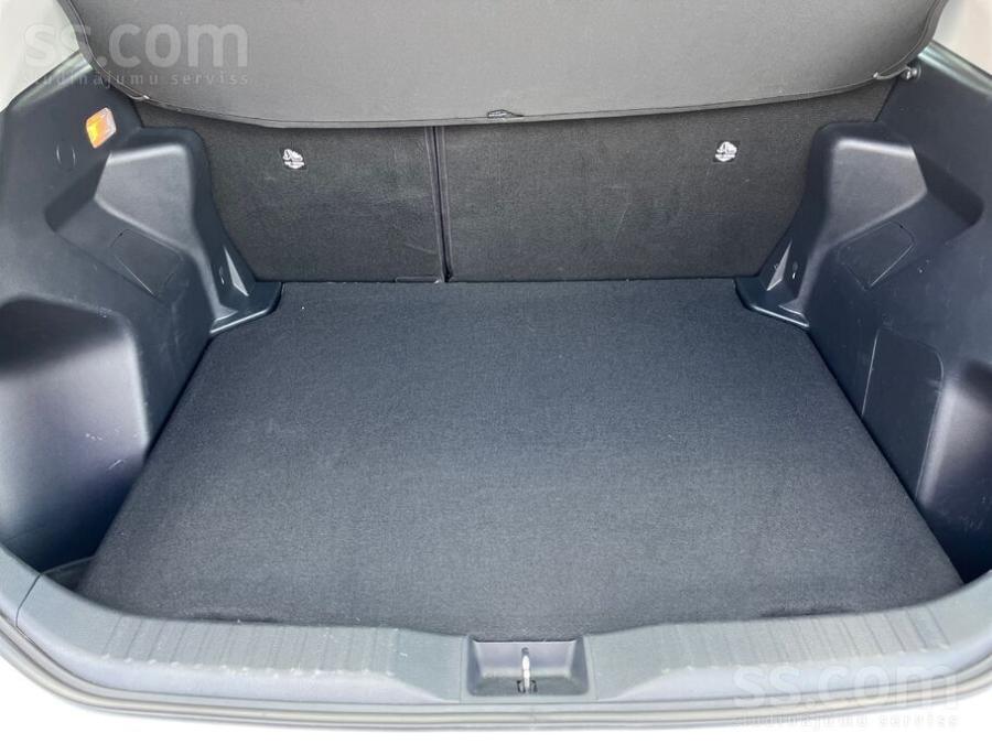 Balts Toyota Yaris 2025 Rīga, ar dzinēja tilpumu 1.50 L un nobraukumu 14 tūkst. km par 23990 €, foto 11 vietnē AUTOMOTO.COM.LV