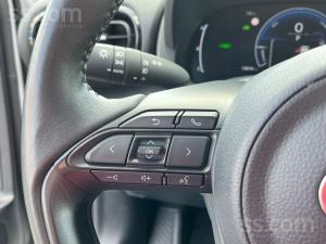 Balts Toyota Yaris 2025 Rīga, ar dzinēja tilpumu 1.50 L un nobraukumu 14 tūkst. km par 23990 €, foto 16 vietnē AUTOMOTO.COM.LV