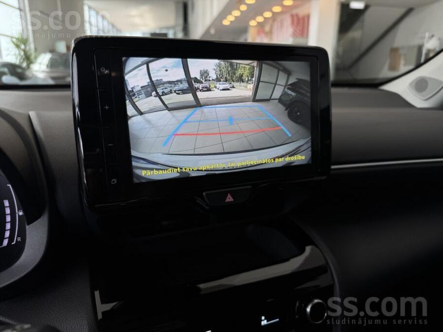 Белый Тойота Ярис 2025 в Рига, объемом двигателя 1.50 л и пробегом 20 тыс. км за 22400 €, фото 14 на AUTOMOTO.COM.LV