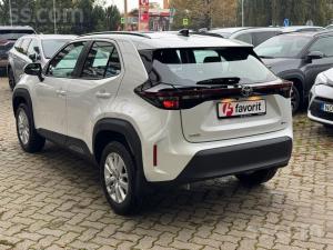 Белый Тойота Ярис 2026 в Рига, объемом двигателя 1.50 л и пробегом 1 тыс. км за 26450 €, фото 4 на AUTOMOTO.COM.LV