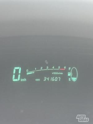 Белый Тойота Ярис 2002 в Пасвалис, объемом двигателя 1.40 л и пробегом 342 тыс. км за 1000 €, фото 9 на AUTOMOTO.COM.LV