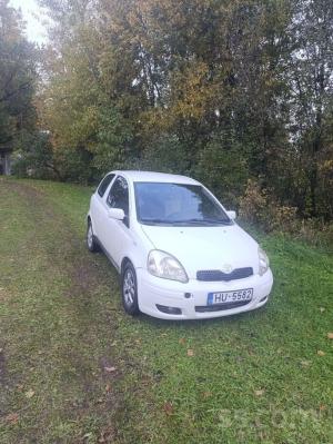 White Toyota Yaris 2004 in Riga, with an engine capacity of 1.40 L and mileage of 488 thousand km for 950 €, photo 3 on AUTOMOTO.COM.LV