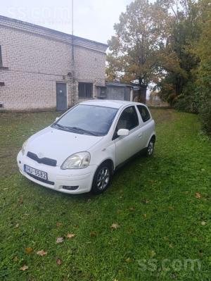 White Toyota Yaris 2004 in Riga, with an engine capacity of 1.40 L and mileage of 488 thousand km for 950 €, photo 4 on AUTOMOTO.COM.LV