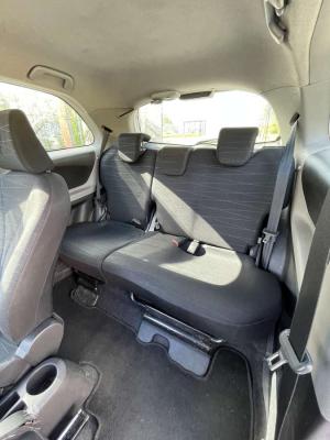 White Toyota Yaris 2007 in Vilnius, with an engine capacity of 1.30 L and mileage of 208 thousand km for 3200 €, photo 8 on AUTOMOTO.COM.LV
