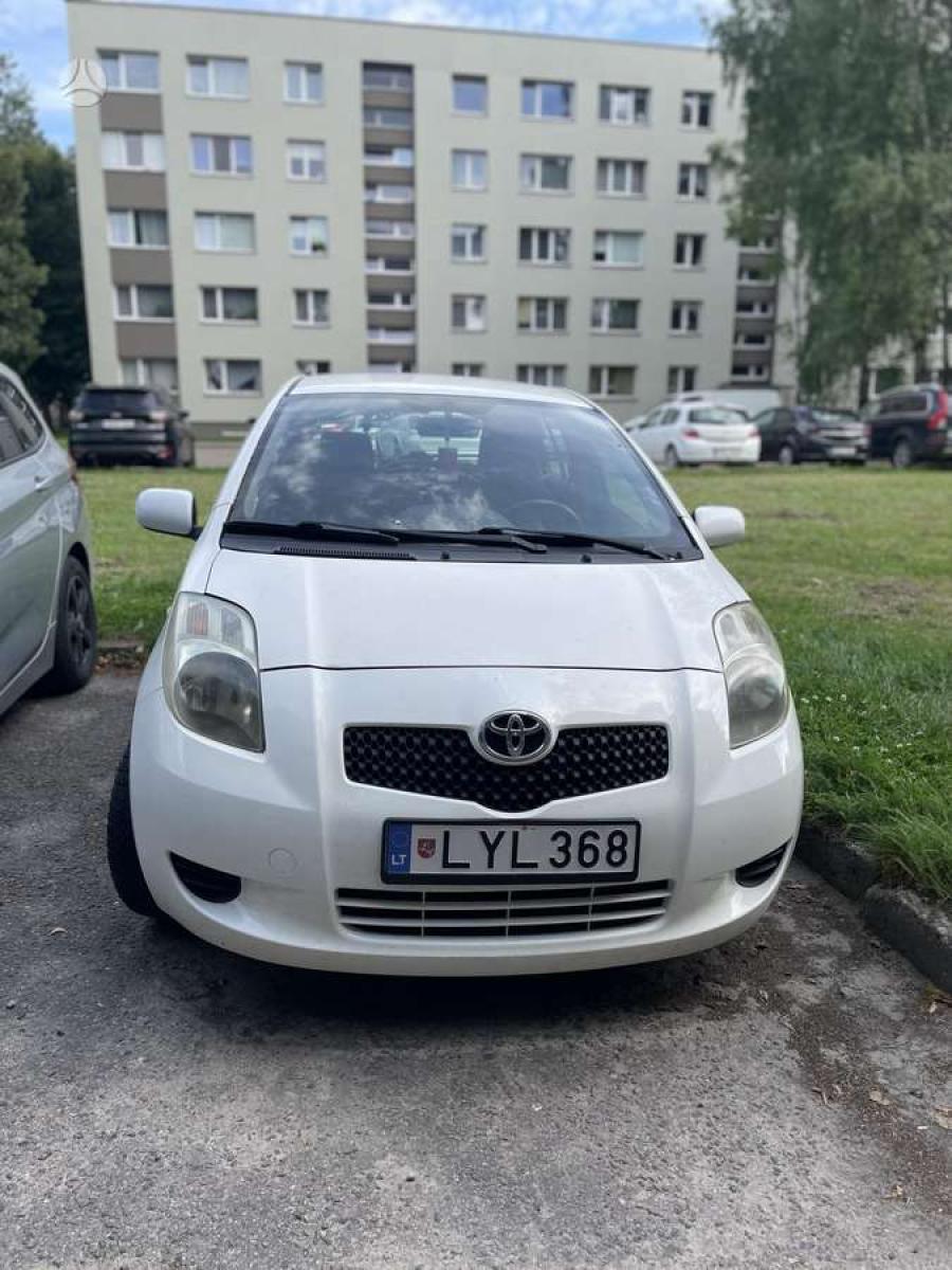 Balts Toyota Yaris 2007 Kaišiadorys, ar dzinēja tilpumu 1.40 L un nobraukumu 332 tūkst. km par 1500 €, foto 1 vietnē AUTOMOTO.COM.LV