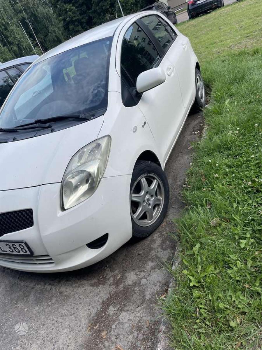 Balts Toyota Yaris 2007 Kaišiadorys, ar dzinēja tilpumu 1.40 L un nobraukumu 332 tūkst. km par 1500 €, foto 3 vietnē AUTOMOTO.COM.LV