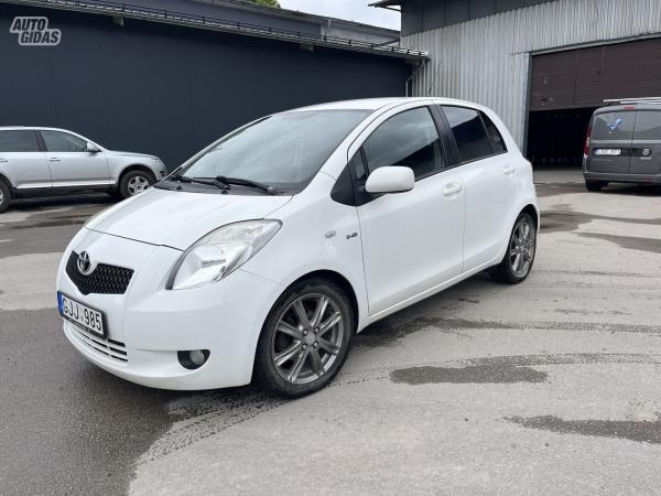 White Toyota Yaris 2008 in Klaipeda, with an engine capacity of 1.40 L and mileage of 200 thousand km for 2550 €, photo 1 on AUTOMOTO.COM.LV