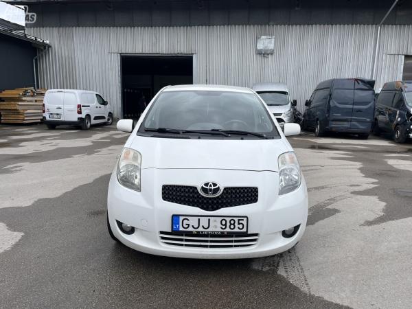 White Toyota Yaris 2008 in Klaipeda, with an engine capacity of 1.40 L and mileage of 200 thousand km for 2550 €, photo 2 on AUTOMOTO.COM.LV