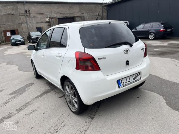 White Toyota Yaris 2008 in Klaipeda, with an engine capacity of 1.40 L and mileage of 200 thousand km for 2550 €, photo 7 on AUTOMOTO.COM.LV