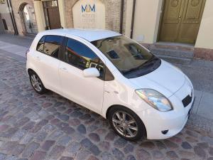 Balts Toyota Yaris 2008 Klaipėda, ar dzinēja tilpumu 1.36 L un nobraukumu 200 tūkst. km par 2850 €, foto 5 vietnē AUTOMOTO.COM.LV